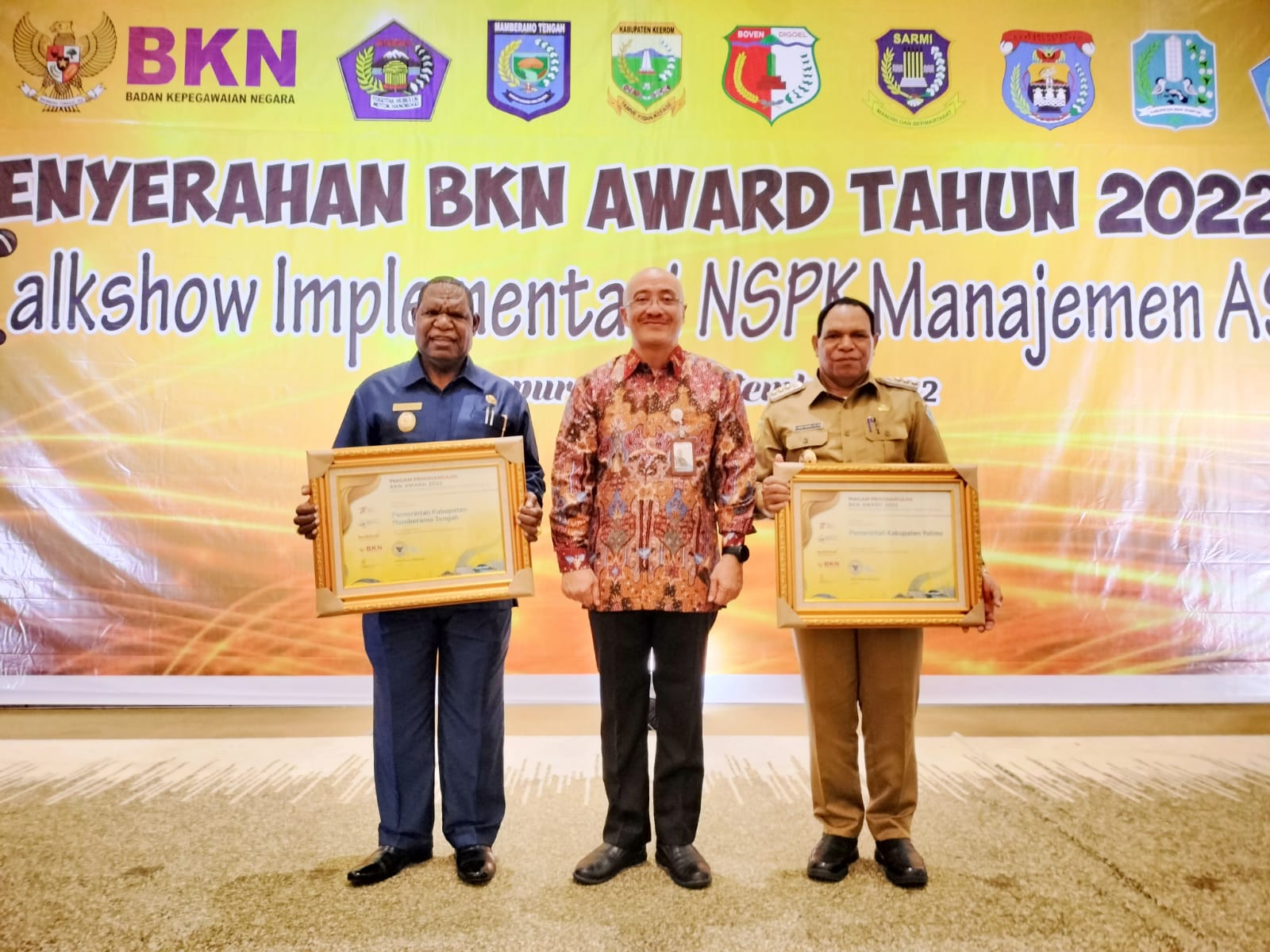 Pemkab Mamteng Berhasil Raih BKN Award - Teraspapua.com