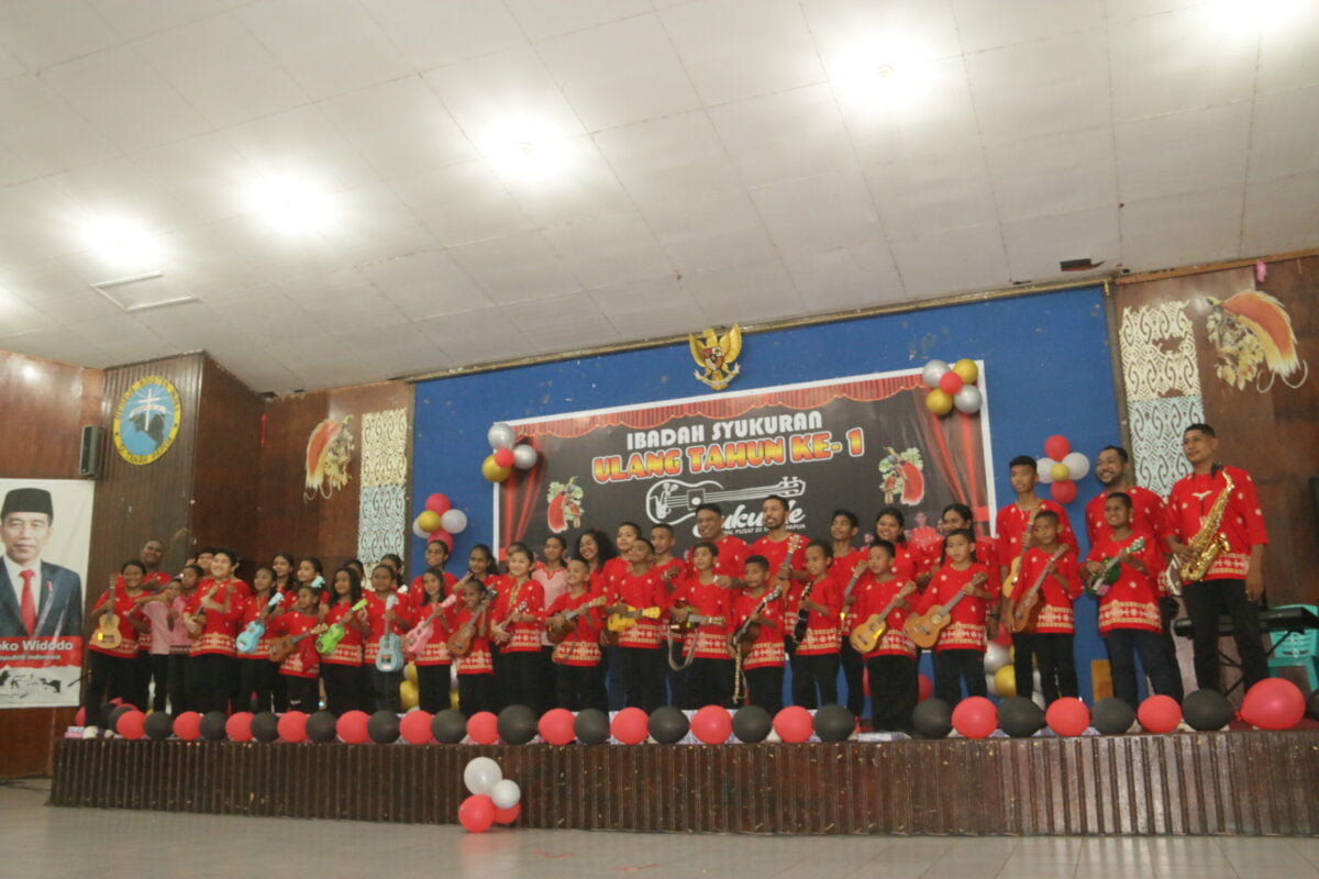 Komunitas Ukulele Ikemal di Tanah Papua, Gelar Syukuran HUT 1 Tahun ...