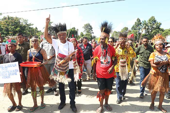Kampanye di Senggi BTM Janji Priotitas Jalan Rusak, Lindungi Tanah Adat ...